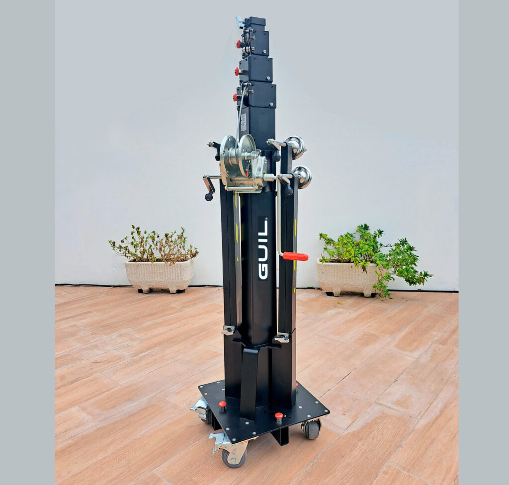 Telescopic lifting towers "Top Loading". Base with wheels - Ref. ELC-770